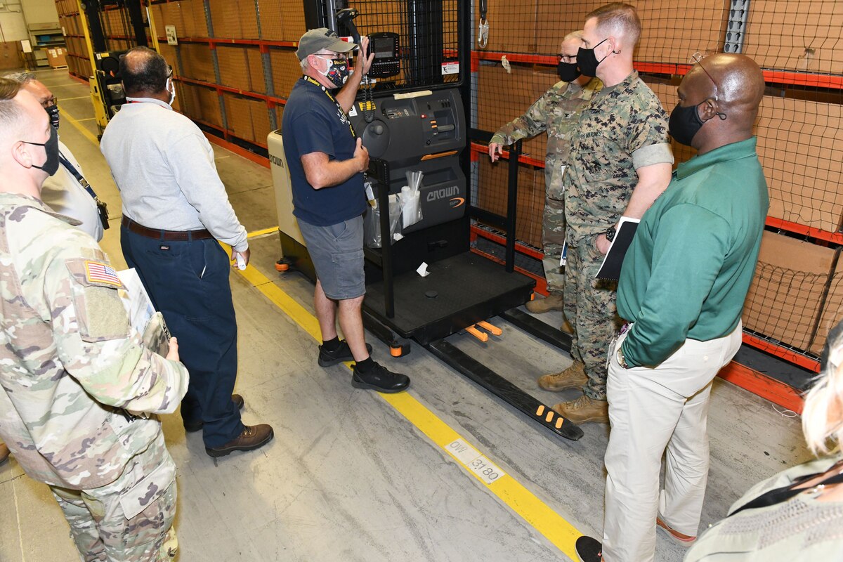 Defense Logistics Agency Distribution Commander visits DLA Distribution ...