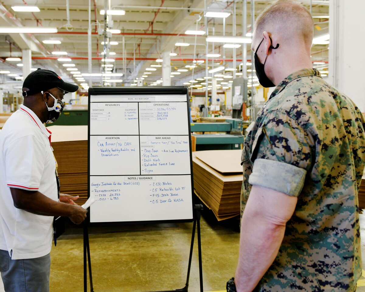 Defense Logistics Agency Distribution Commander visits DLA Distribution ...