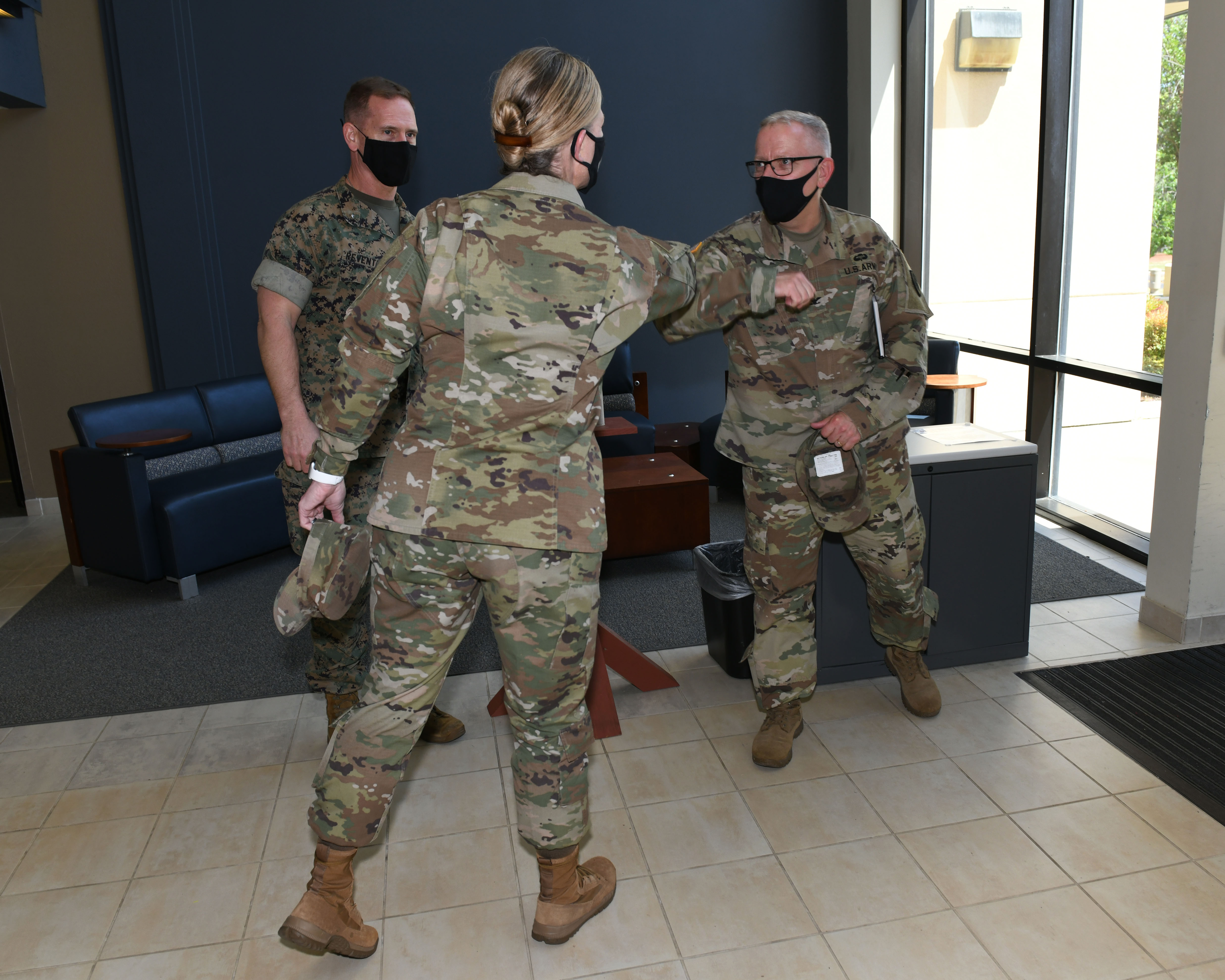 Defense Logistics Agency Distribution Commander visits DLA Distribution ...