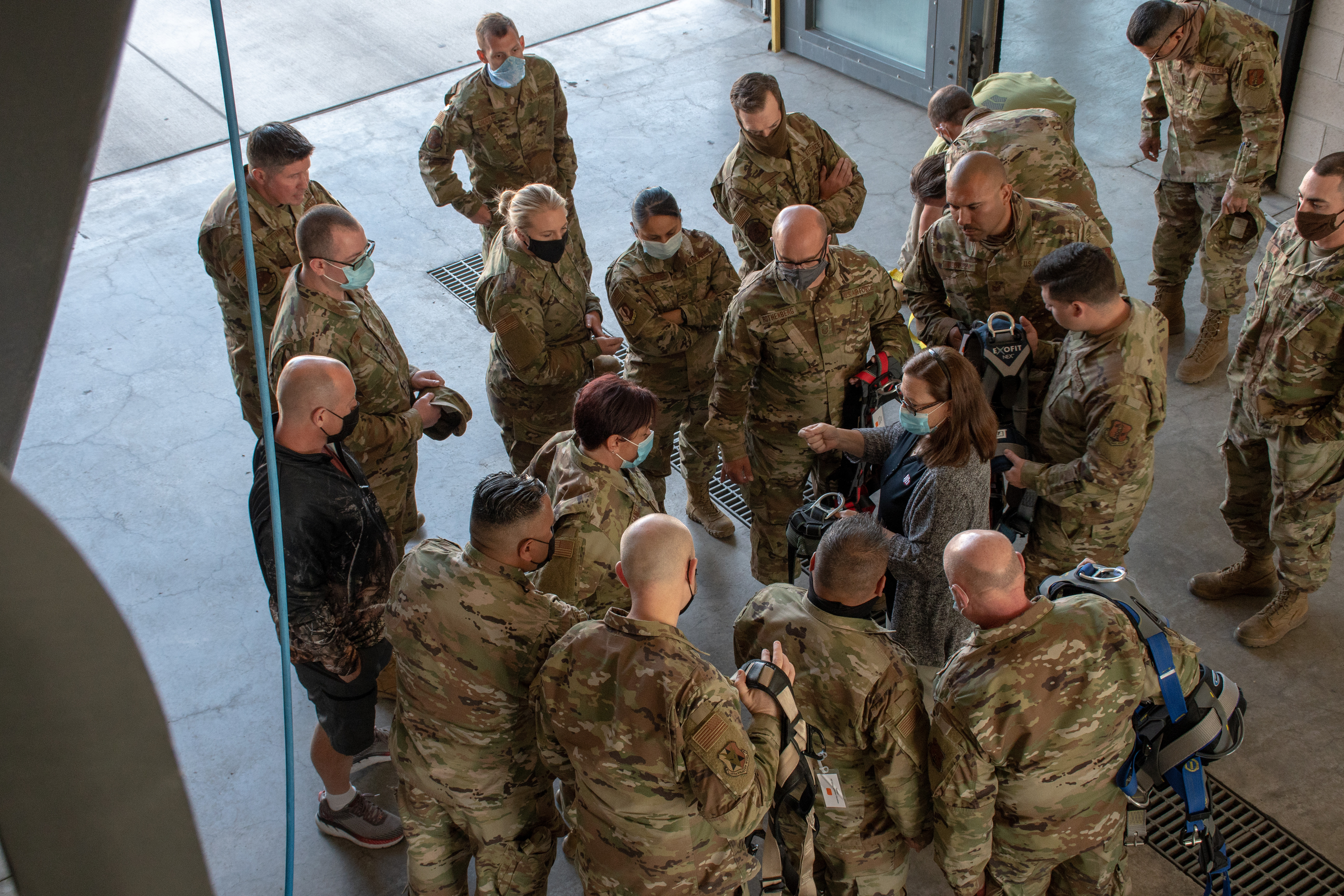 152nd Airlift Wing hosts Fall Protection Safety Class > Air Force ...