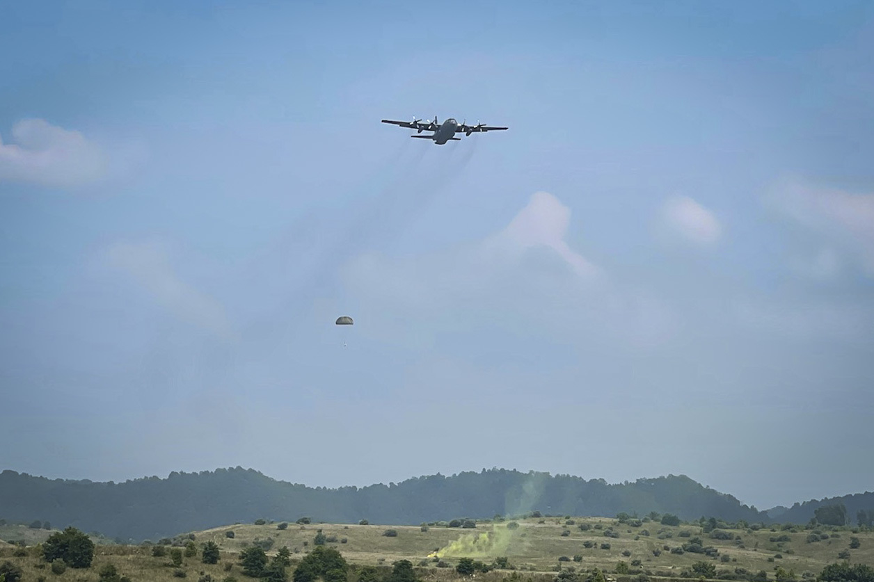 103rd Airlift Wing develops tactical airlift operations > National ...