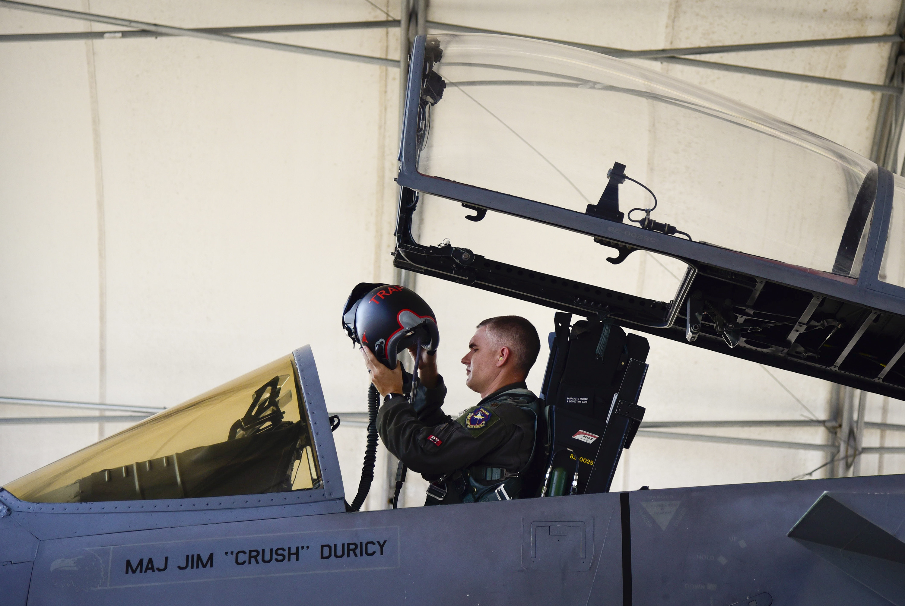 Squadron honors fallen Airman on F-15's final flight > Wright-Patterson ...