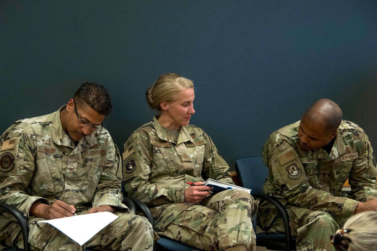 Building stronger leaders through NCO University > Dobbins Air Reserve ...