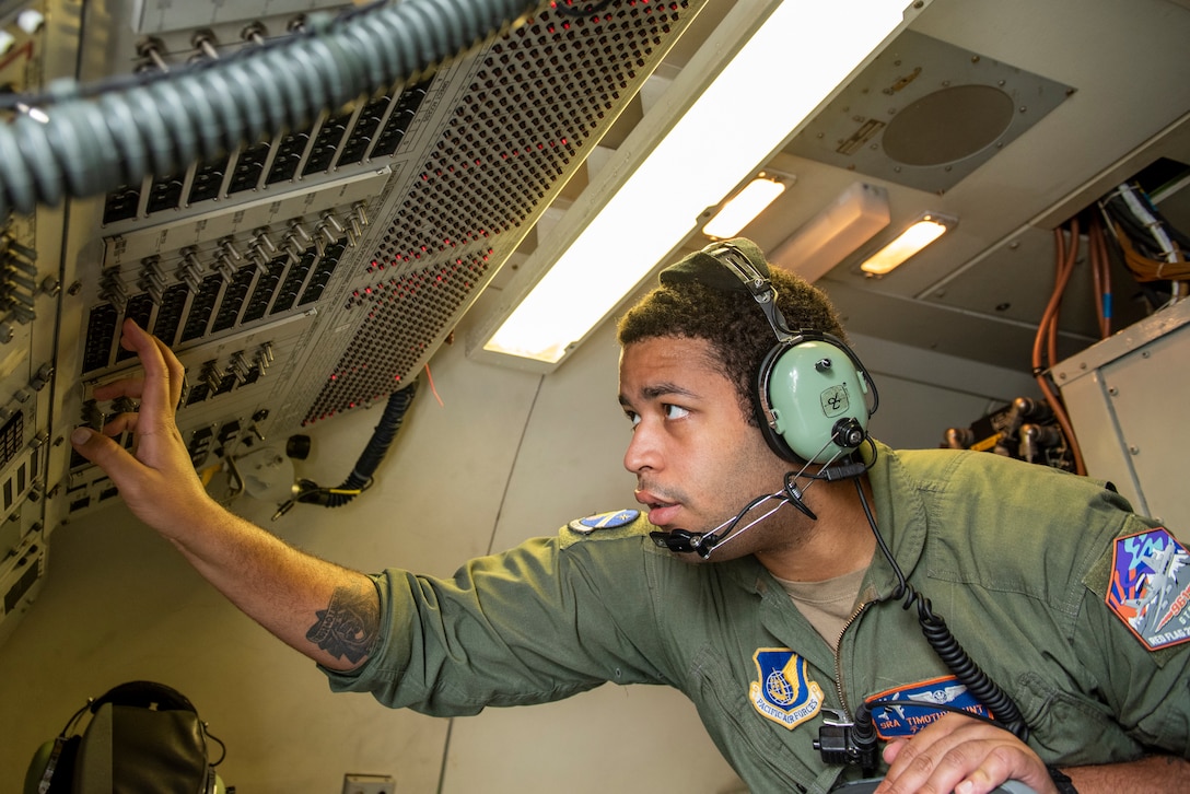 961st AACS prepares to fly for RF-A 21-3