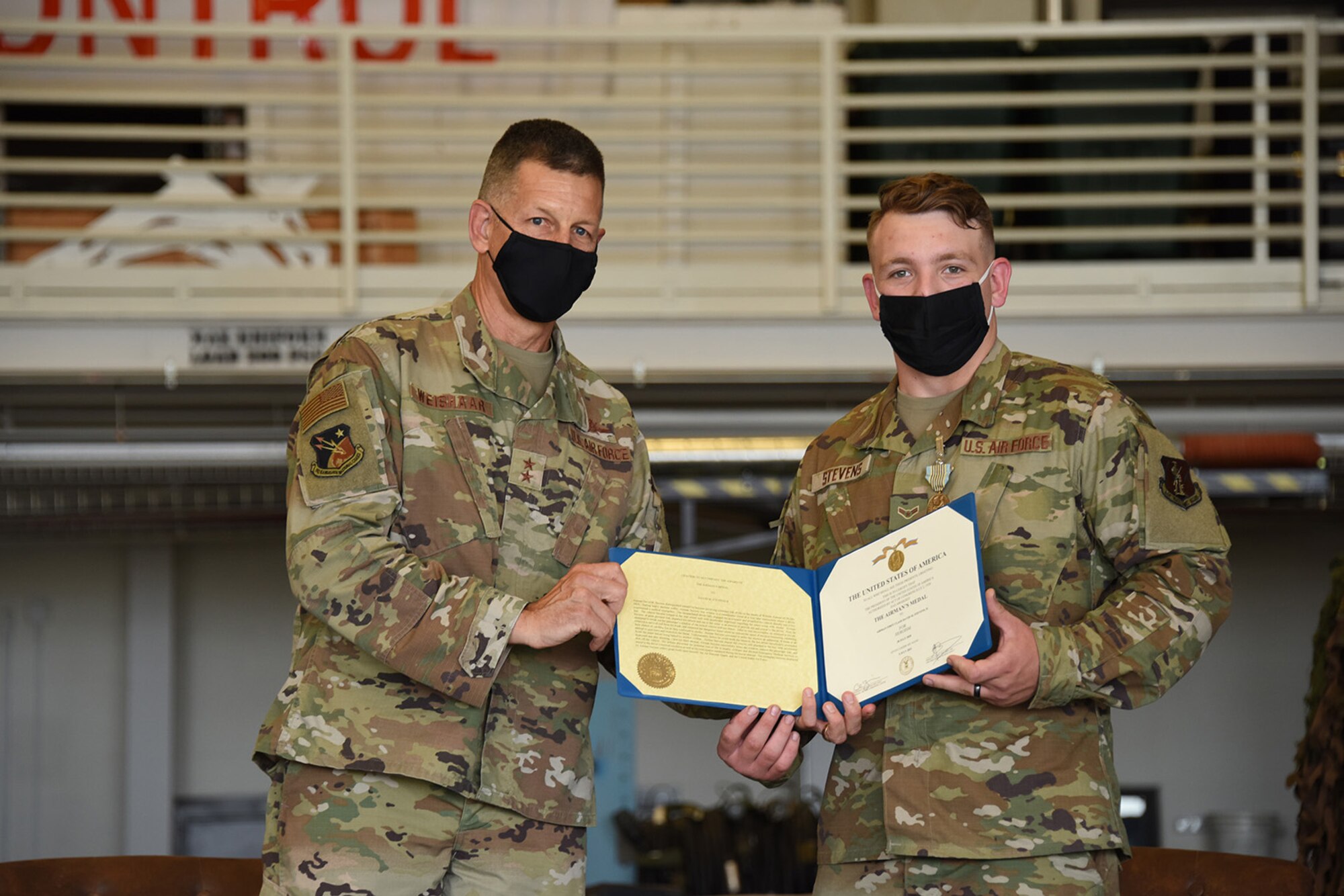 Kansas Guardsman receives Airman's Medal for heroic actions > 184th ...