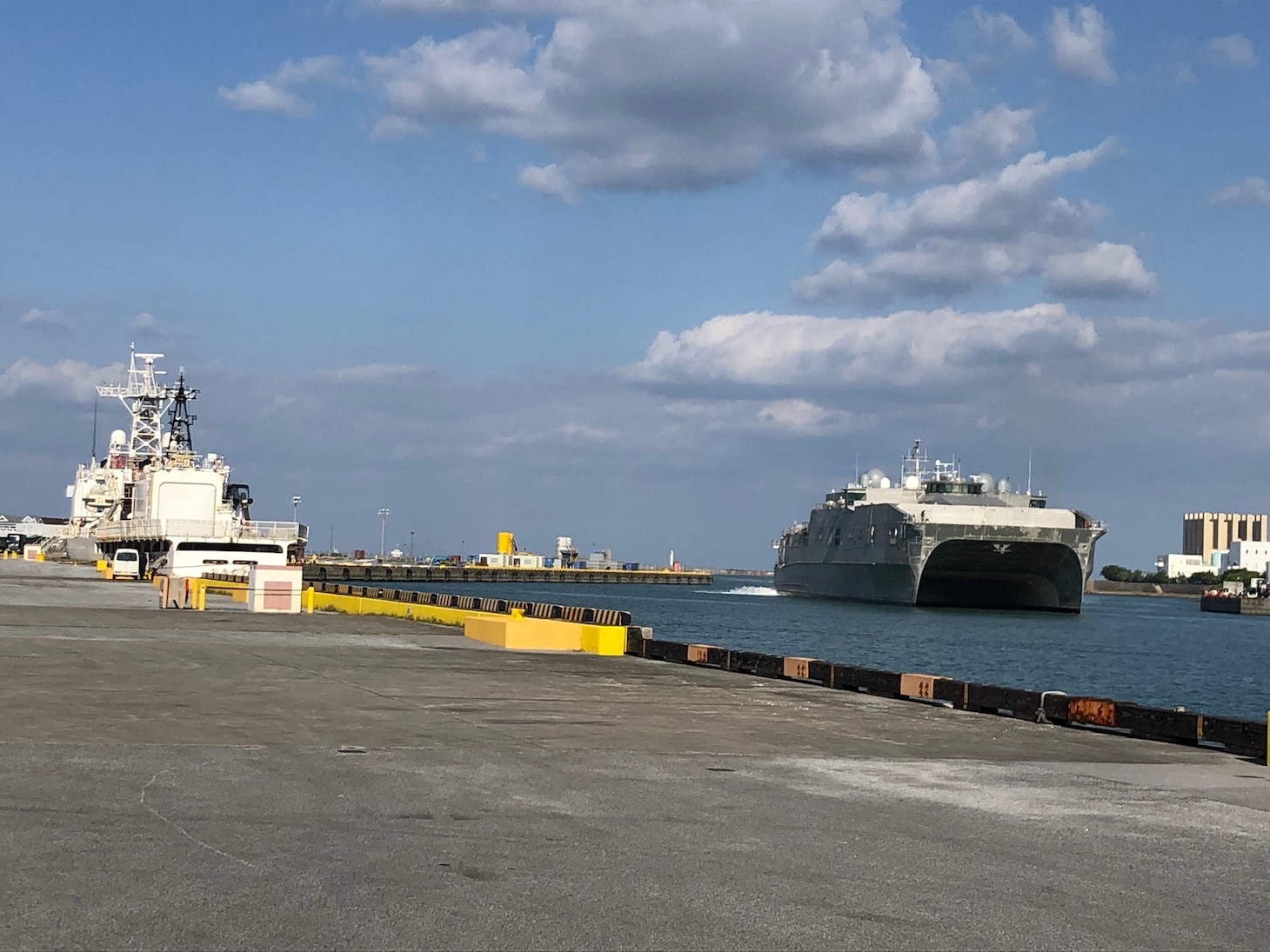Puerto Rico Transports Marines, Heavy Equipment During Resolute Dragon ...