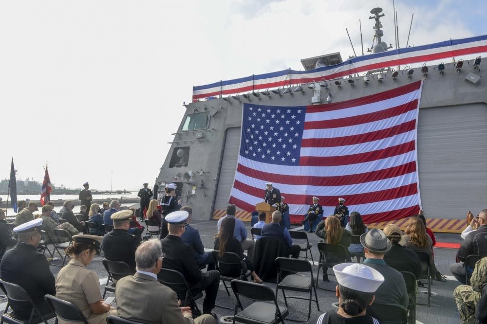 USS Oakland (LCS 24) Blue Crew Holds Change of Command Ceremony