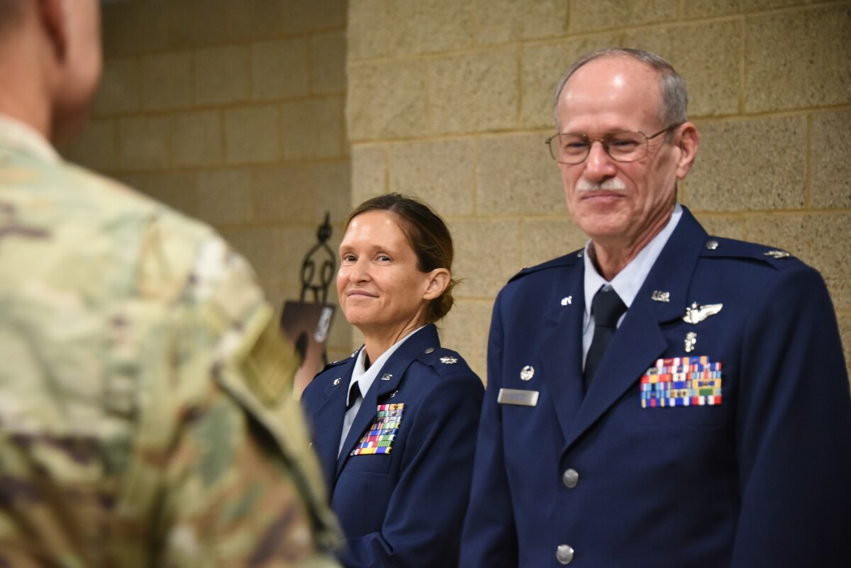 Jacobsmeier takes command of 185 Medical Group > 185th Air Refueling ...