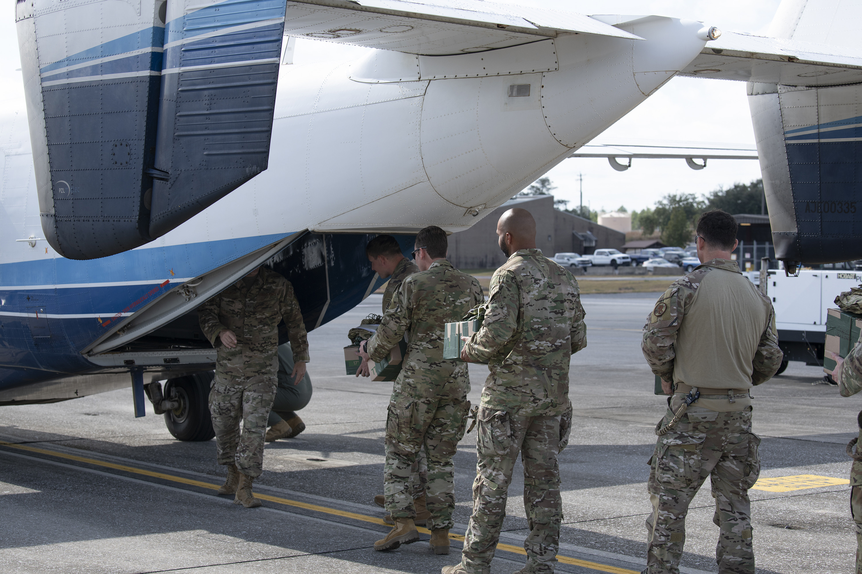Combat Aviation Advisors participate in airdrop competition > 919th ...