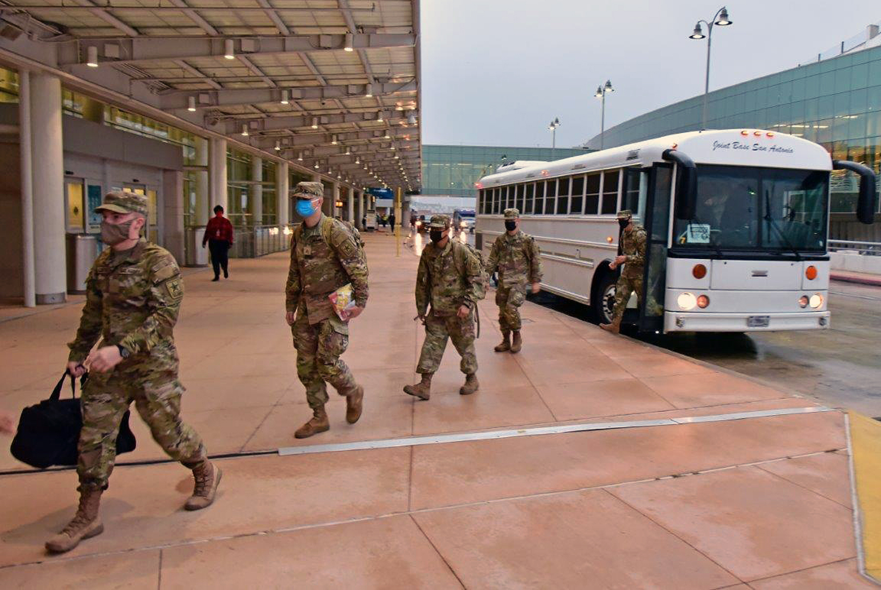 Soldiers depart for annual Holiday Block Leave on a busy Saturday ...