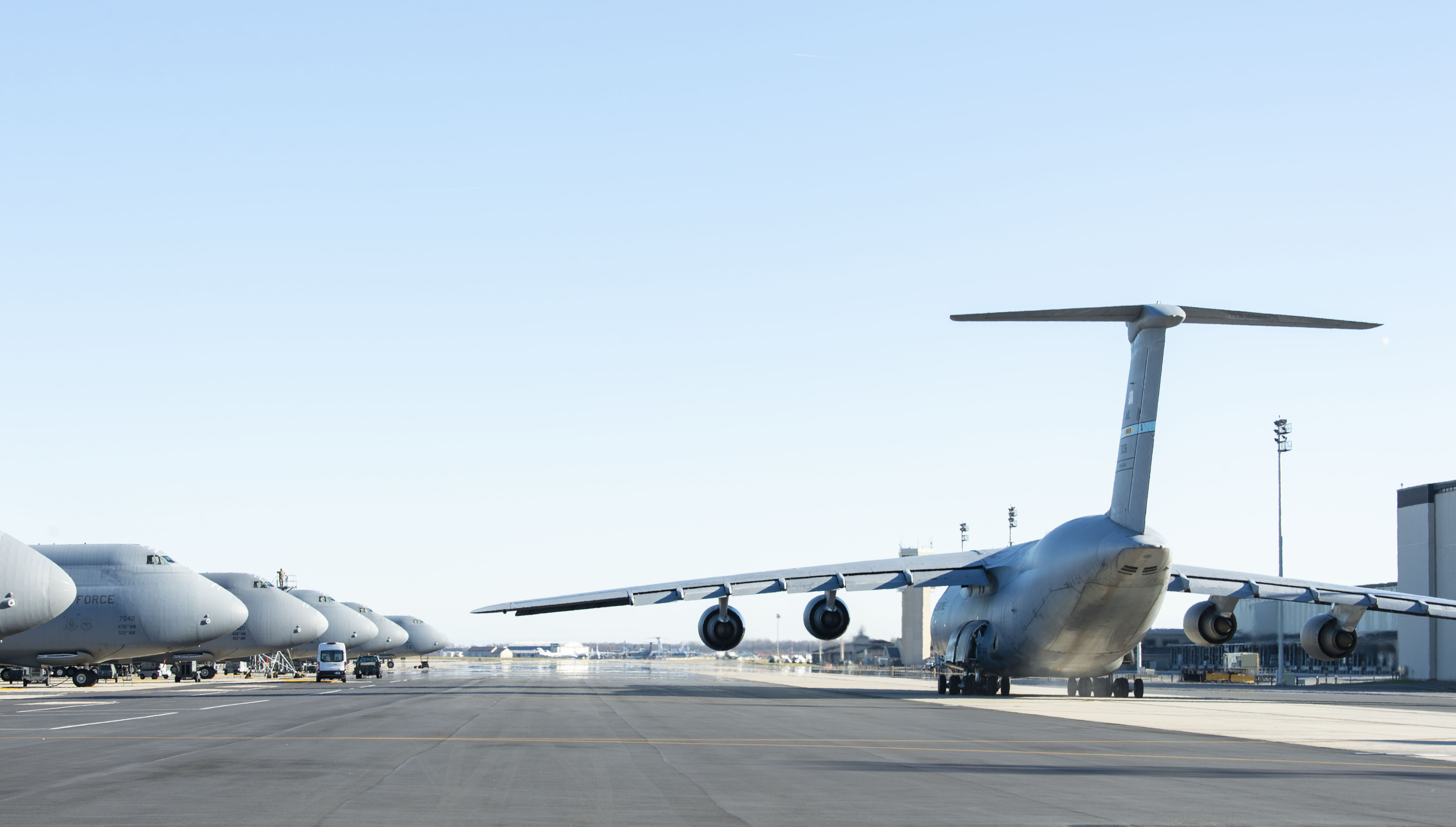 Dover AFB aircraft provide Rapid Global Mobility > Dover Air Force Base ...