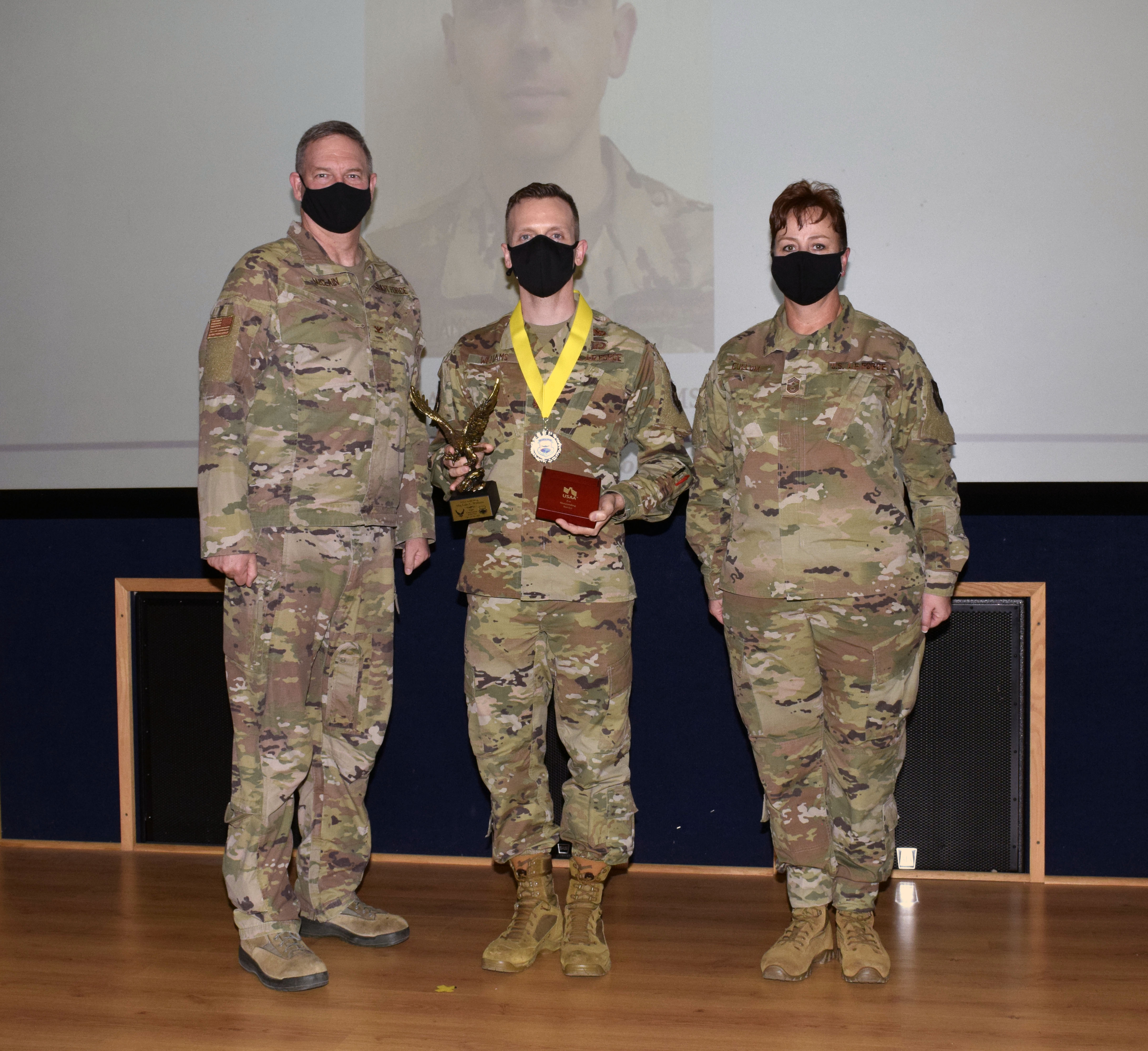 433rd Airlift Wing recognizes 2020 annual award winners > 433rd Airlift ...