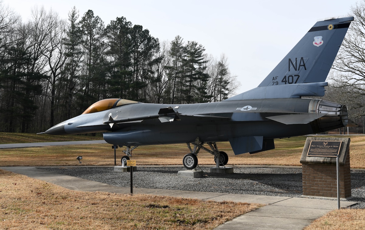 F/A-18 static display at Arnold AFB repainted > Arnold Air Force Base ...