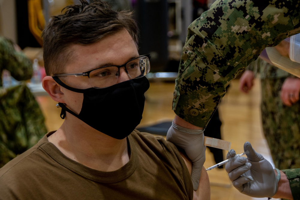 USS Ronald Reagan begins the second round of COVID-19 vaccinations ...