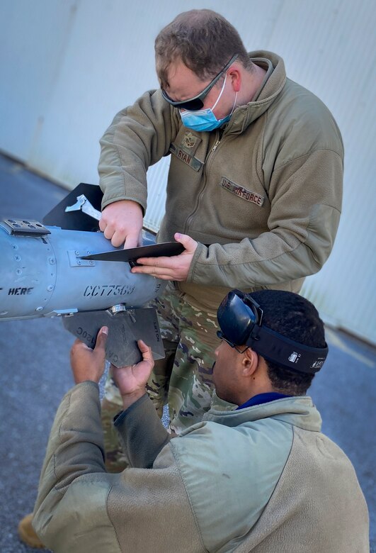 Weapons Hot > Air Force Materiel Command > Article Display