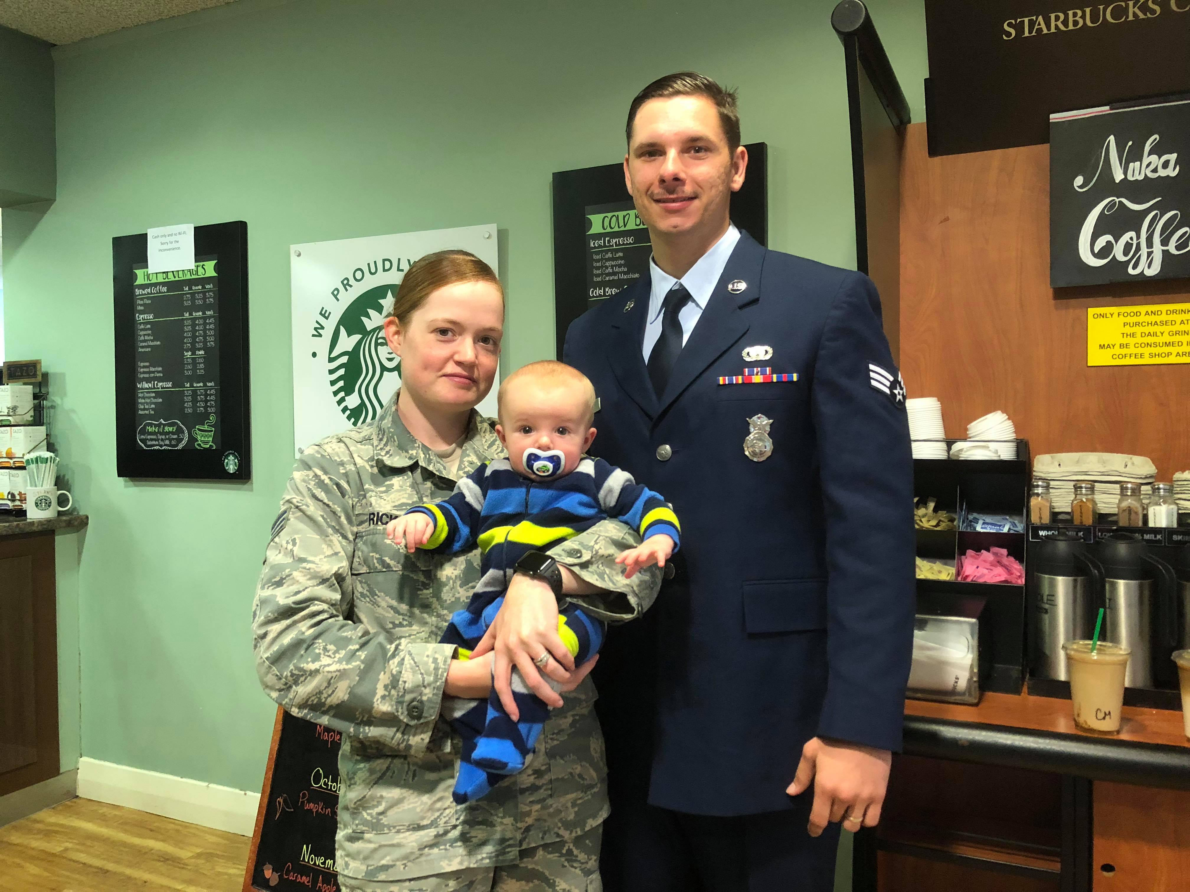 Mil-to-mil Defenders support each other through thick and thin > 501st ...