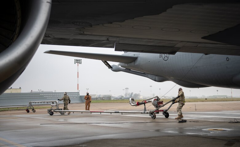 100th ARW conducts first USAFE KC-135 hot-pit refuel > Royal Air Force ...