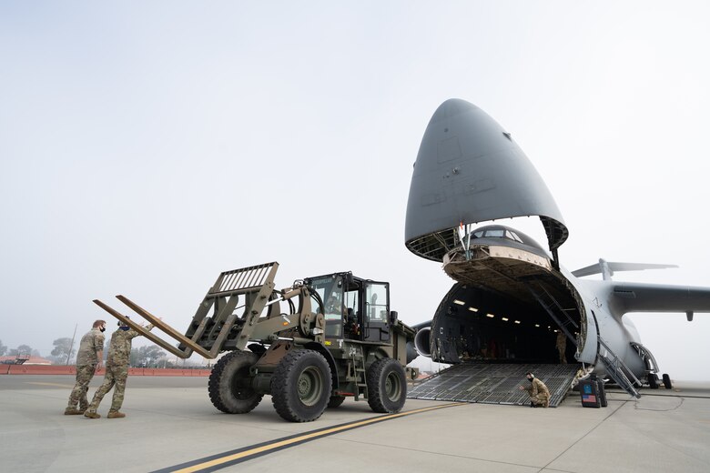 921st CRS and 22nd AS conduct joint training > Travis Air Force Base > News