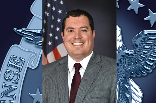 Alexander wins DLA Leader of the Year Award > Defense Logistics Agency ...