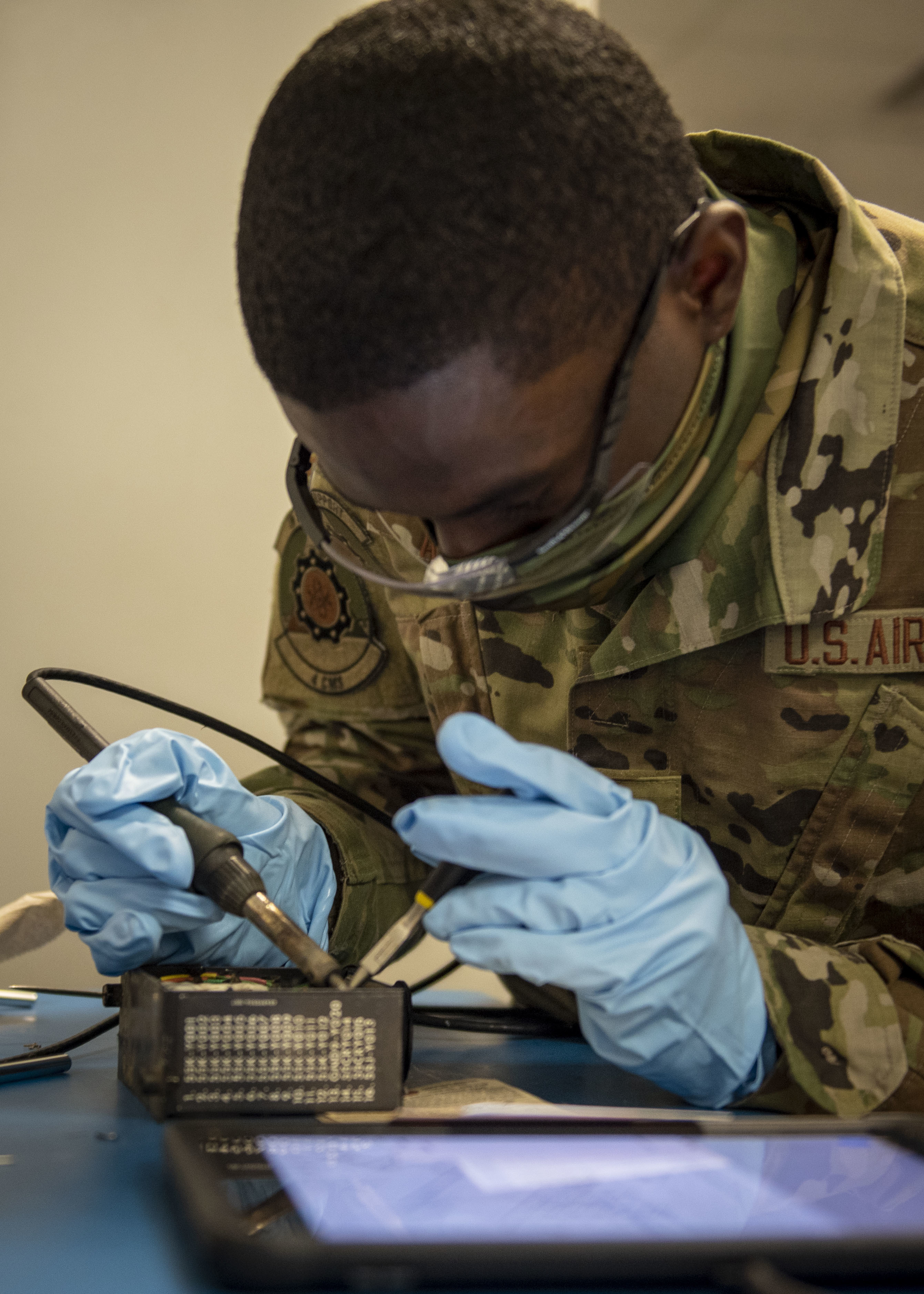 4th CMS Electrical, Environmental Airmen test F-15E Stike Eagle ...