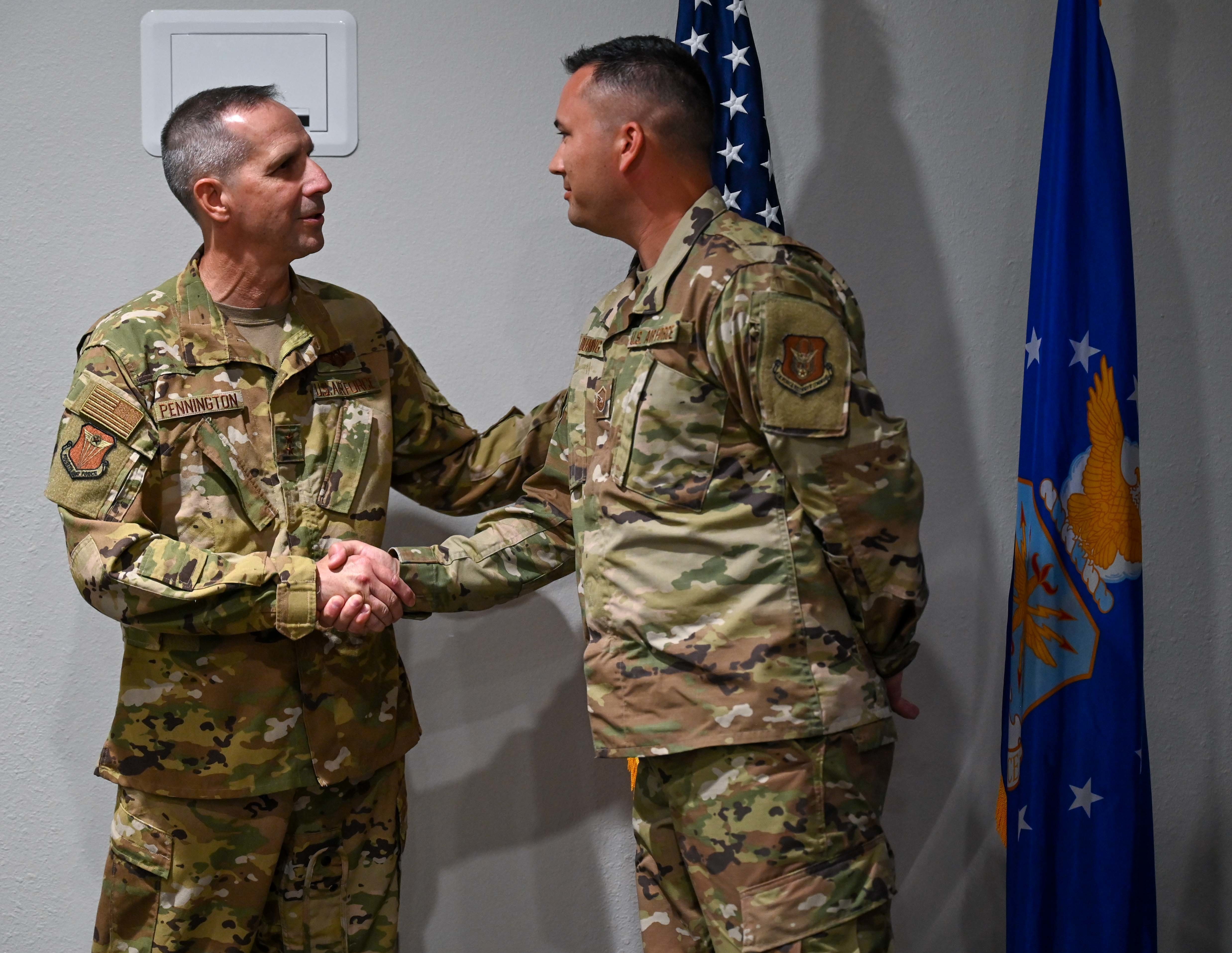 4th AF recognizes Airmen and key spouses during visit > Youngstown Air ...