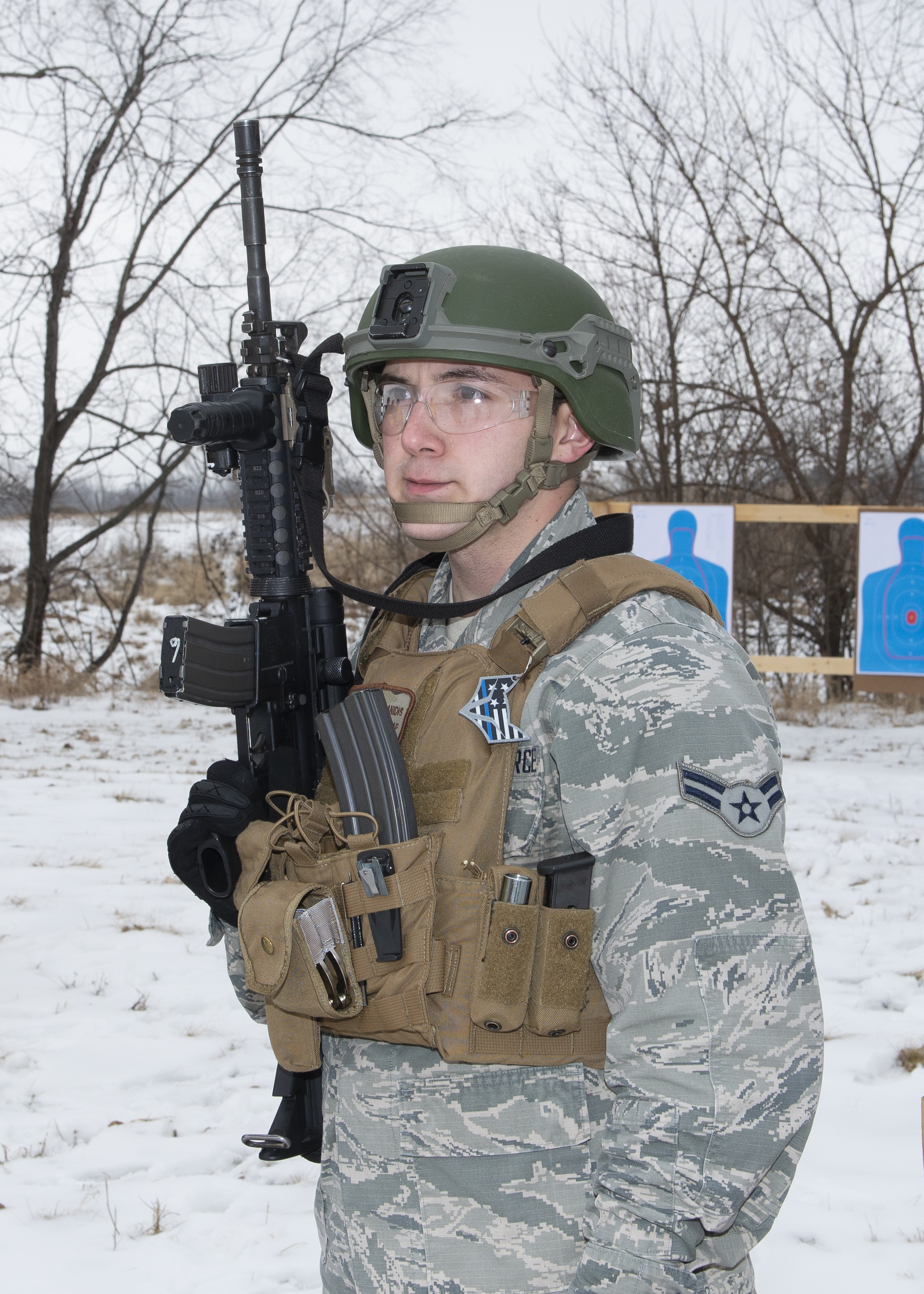 Air Force delivers better fitting body armor for female defenders > Air ...