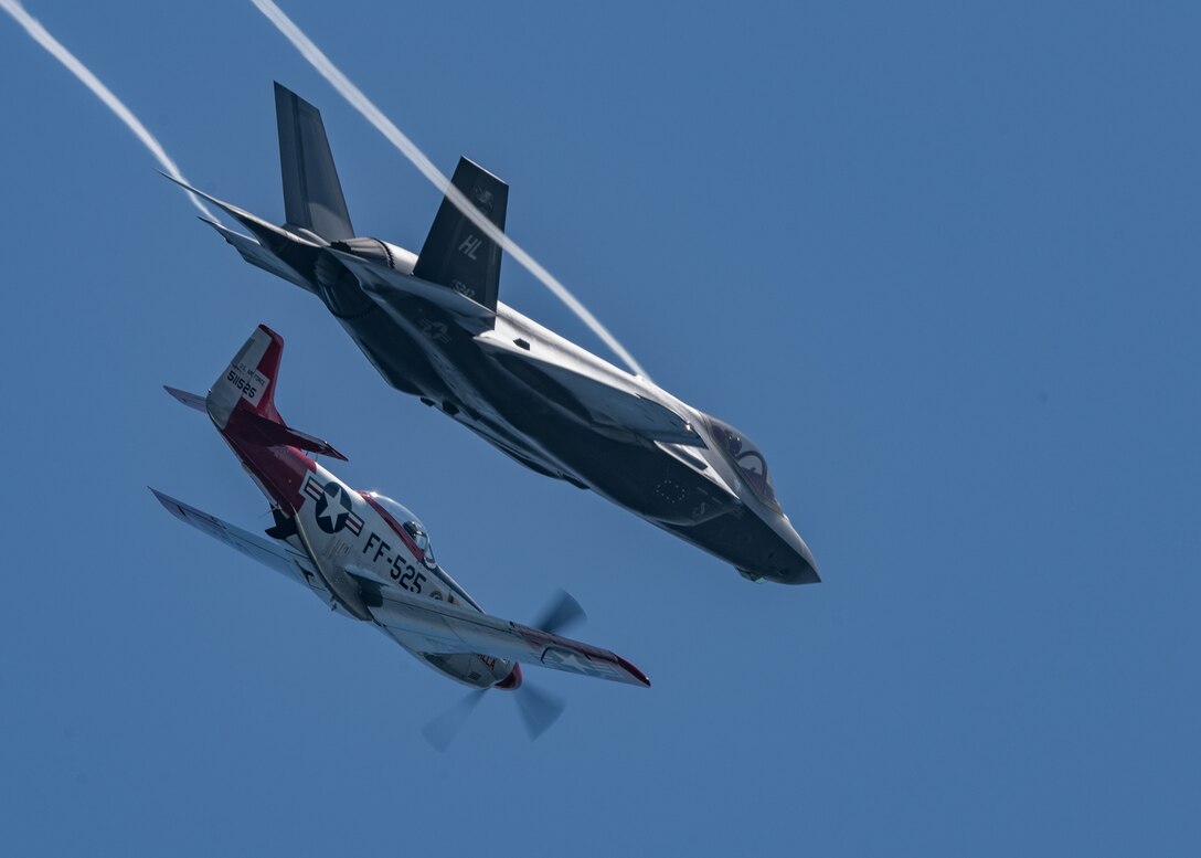 F-35 Demonstration Team flies for the Puget Sound