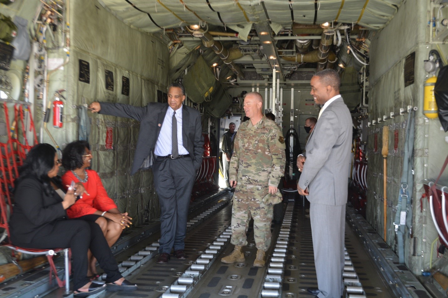 Joint Base Andrews honorary commanders tour Naval Air Facility ...