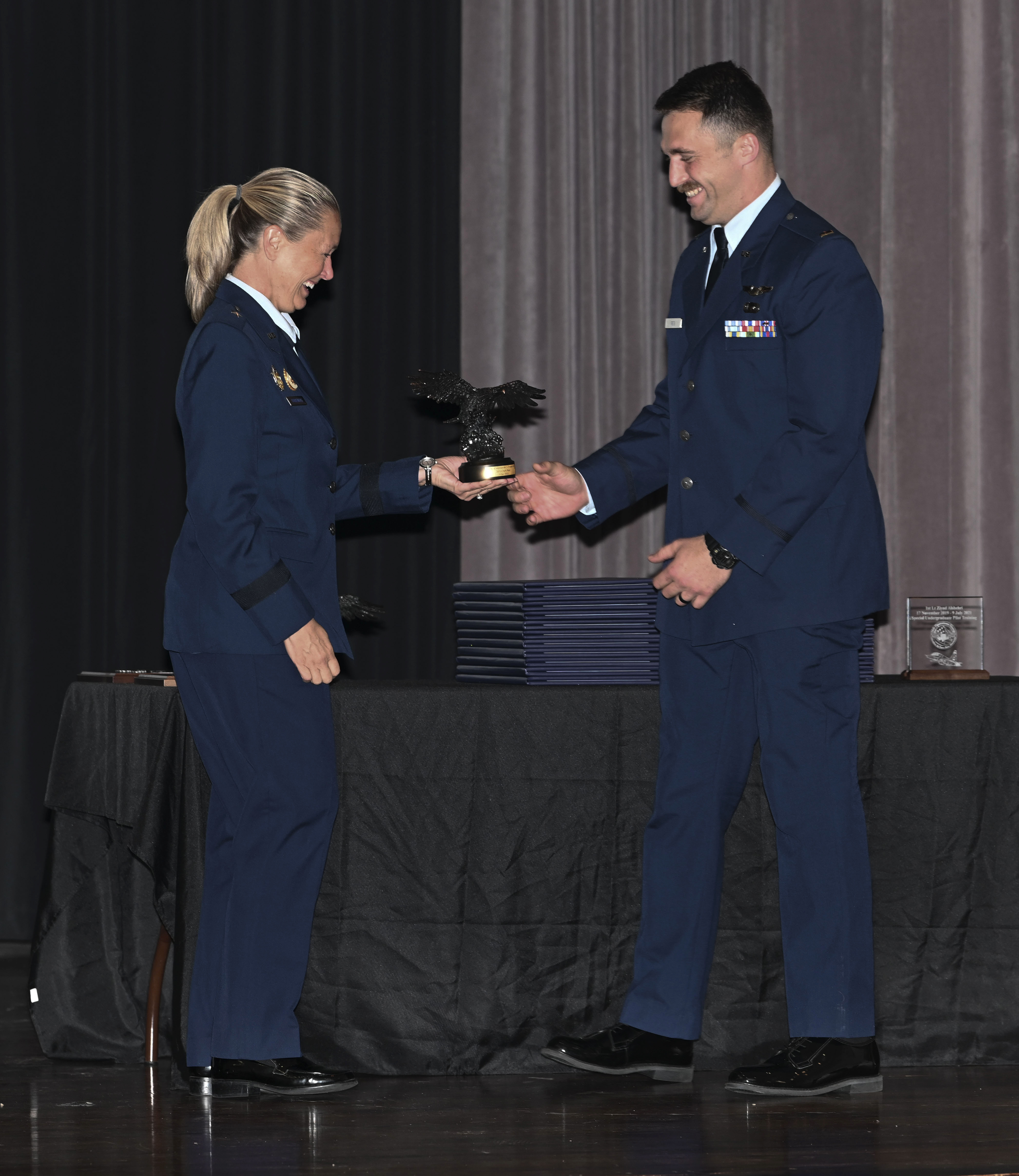 Graduating pilots, a new world awaits > Air Education and Training ...