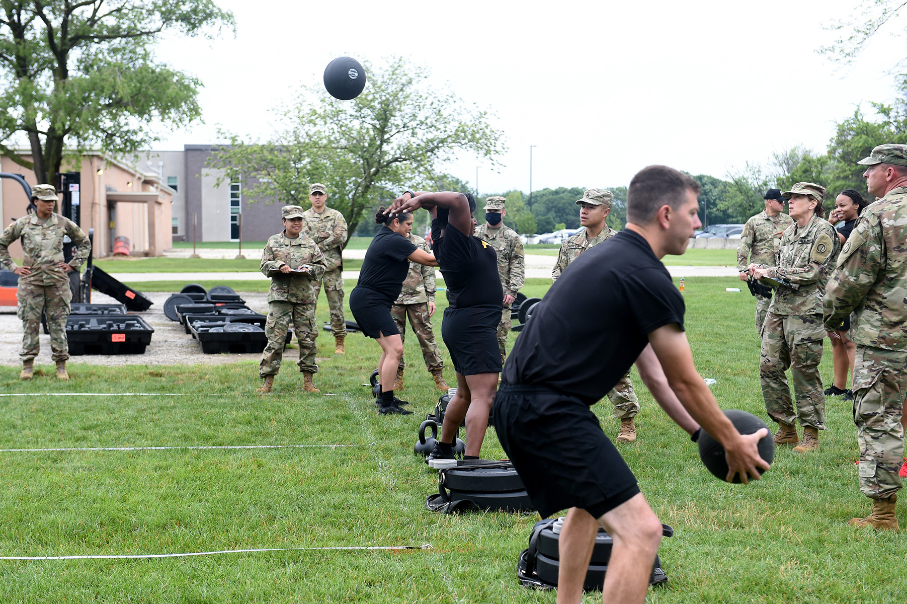 Army Reserve Soldiers conduct a diagnostic ACFT ahead of roll out > U.S ...