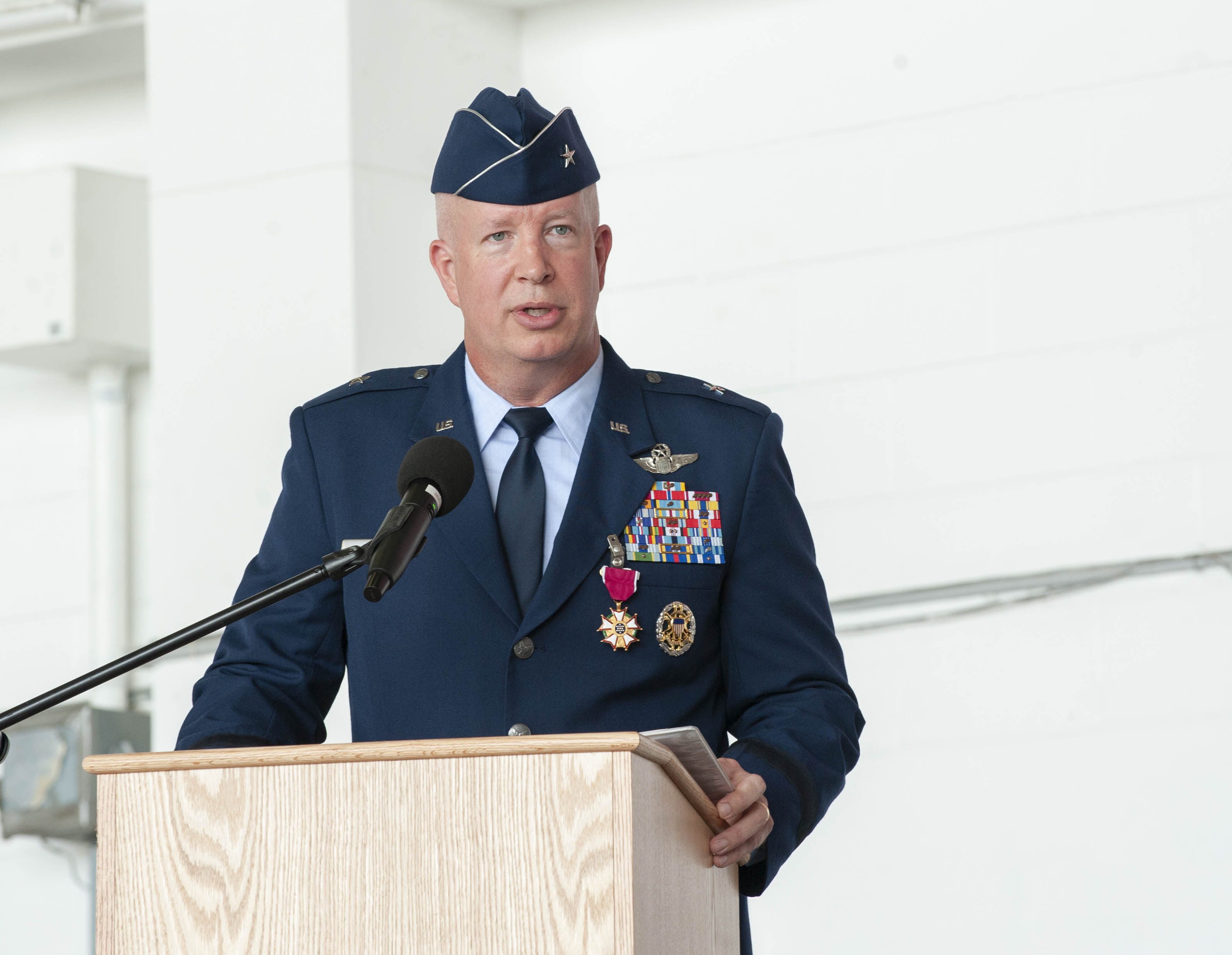 18th Wing gains new commander > 5th Air Force > Article Display