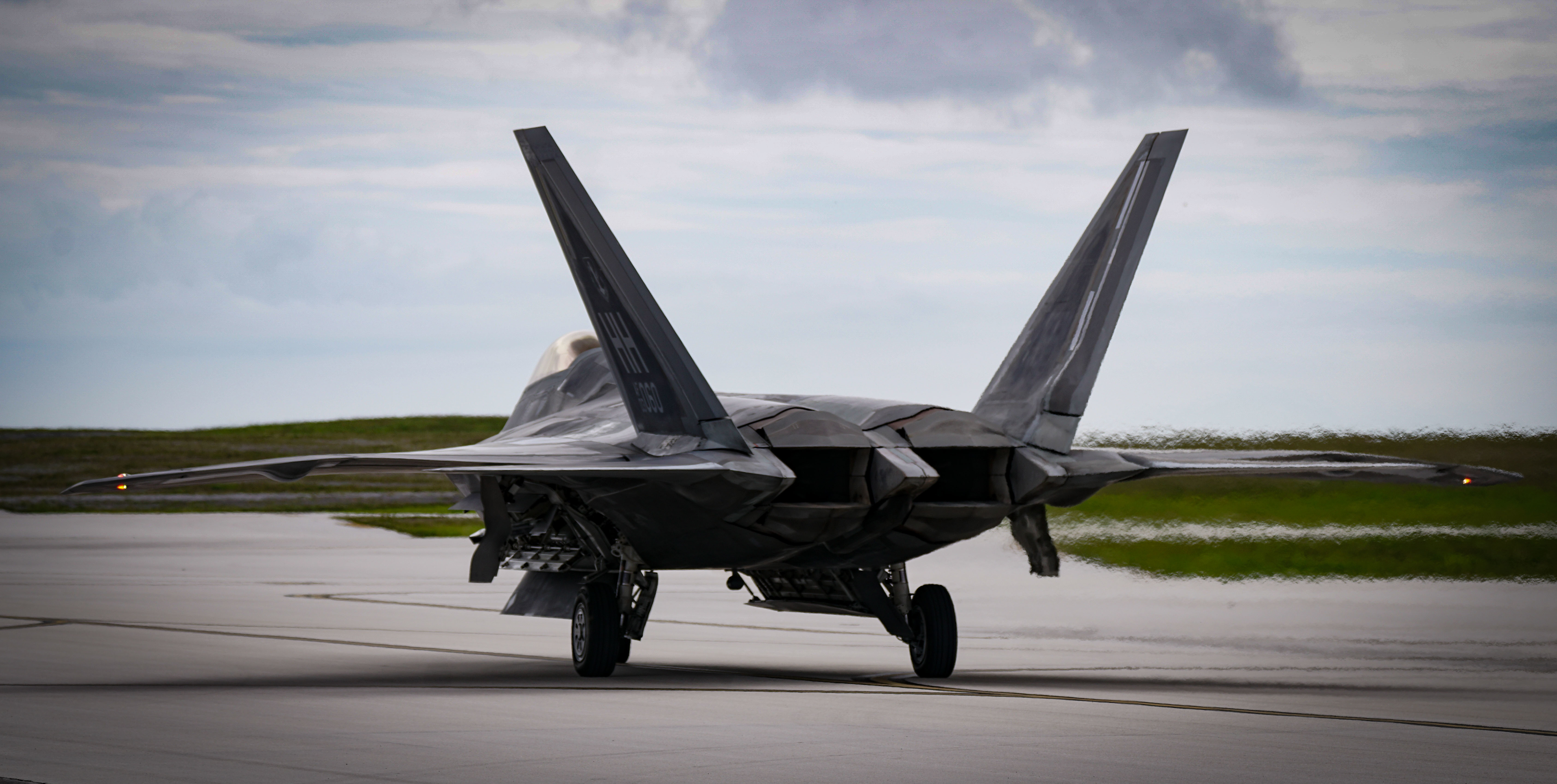 Hawaii F-22s arrive on Guam for Pacific Iron 21 > Andersen Air Force ...