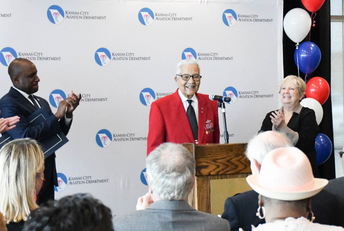 Vance Airmen honor a Tuskegee Airman > Vance Air Force Base > Article ...