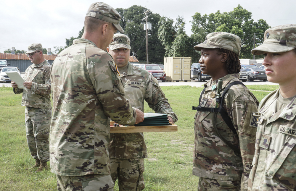 Army Reserve vehicle crew join to create unique accomplishment > U.S ...