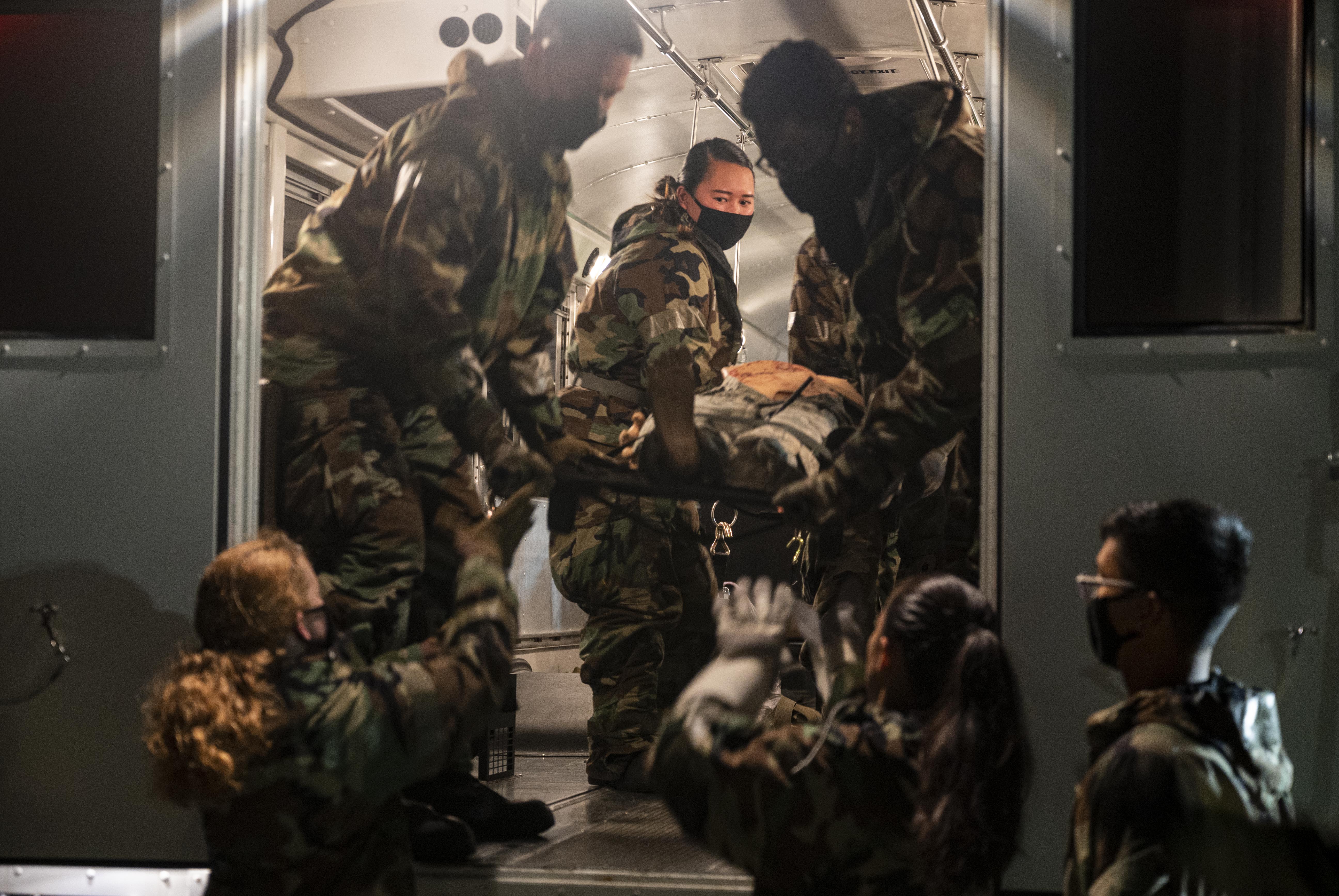 Airmen, Soldiers hone medical evacuation skills > Pacific Air Forces ...