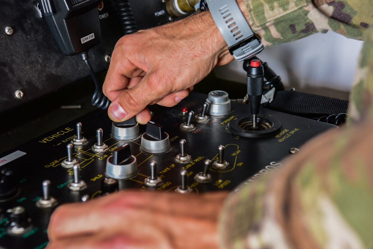 EOD conducts Threat Assessment Training Couse > Aviano Air Base > Display