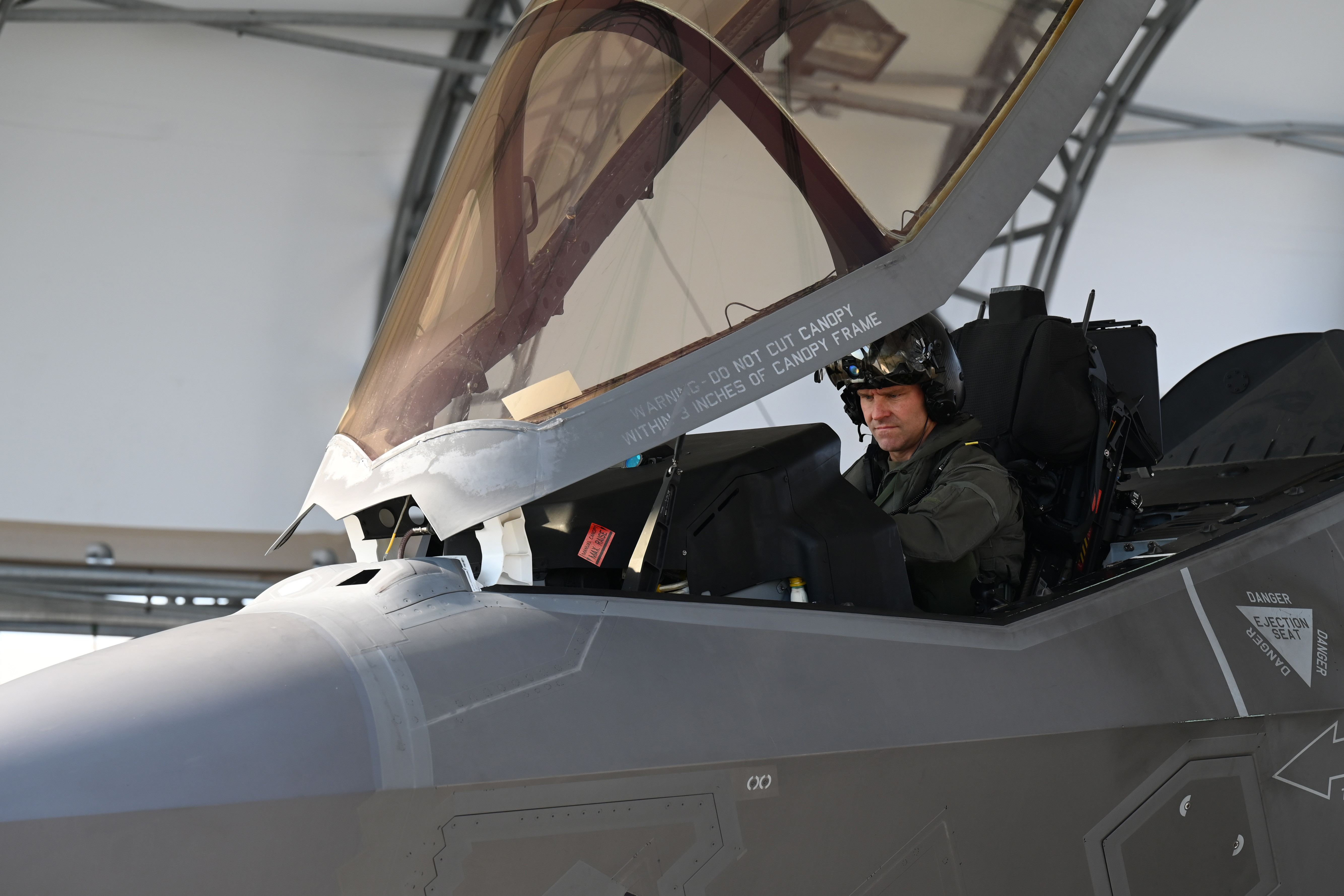 Wing commander bids farewell to the Nomads and the Air Force > Air ...