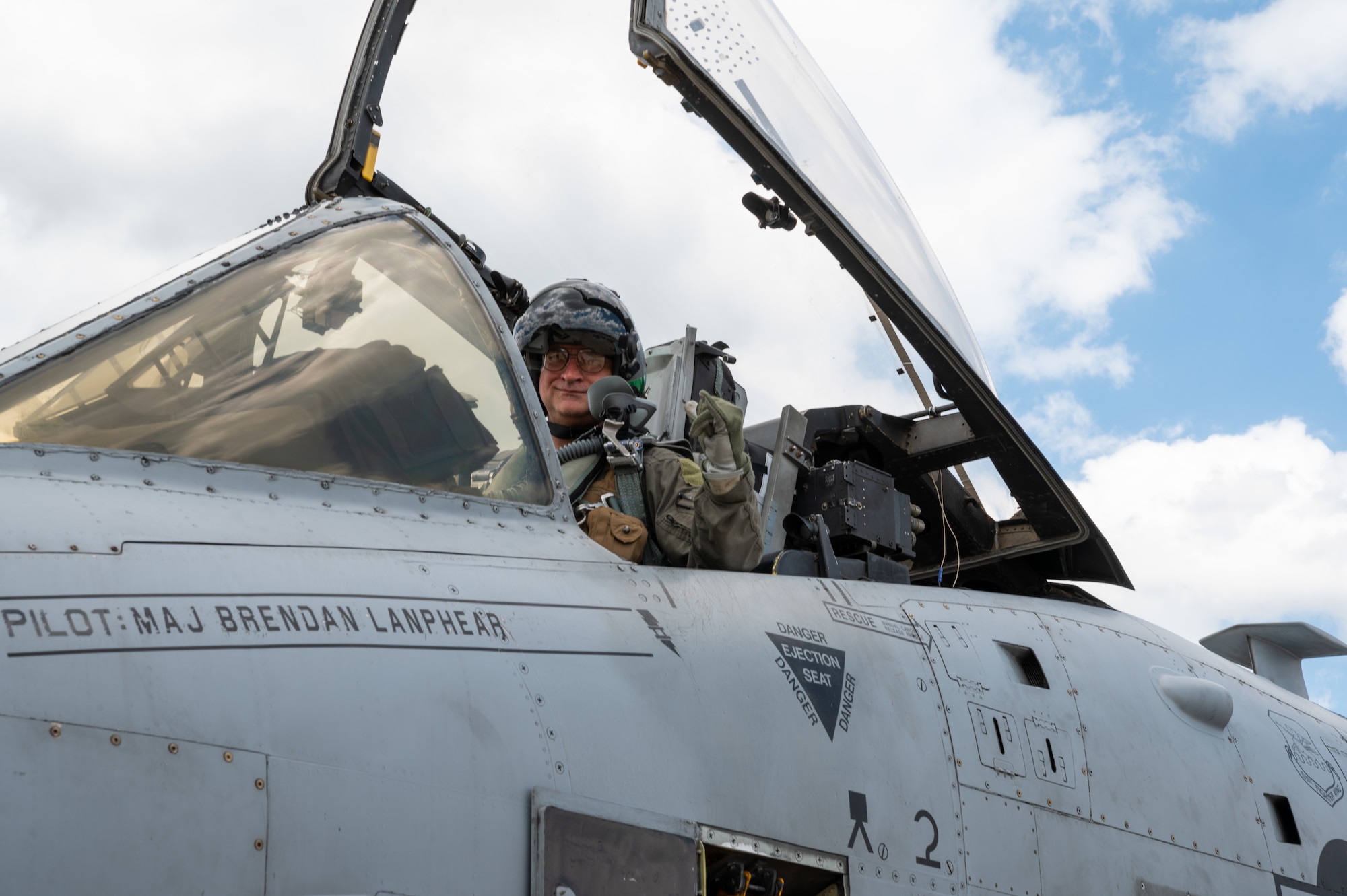 51st FW/CC takes Fini-Flight > Osan Air Base > Article Display