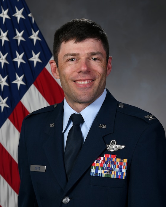 COLONEL MICHAEL L. GETTE > 388th Fighter Wing > Biographies
