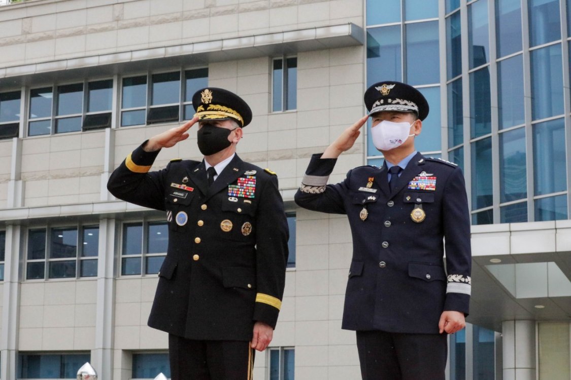 Gen. Abrams Pays Respect to the Fallen, Honored by ROK JCS