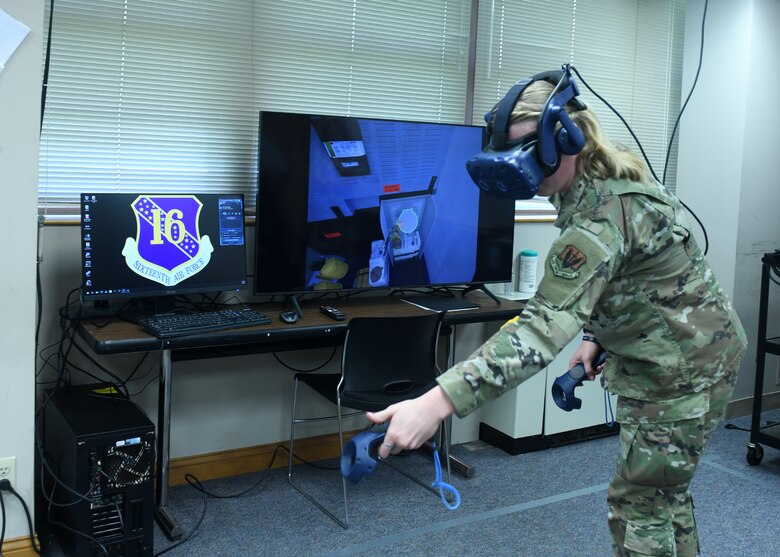 338th CTS uses VR to enhance their training > Offutt Air Force Base > News
