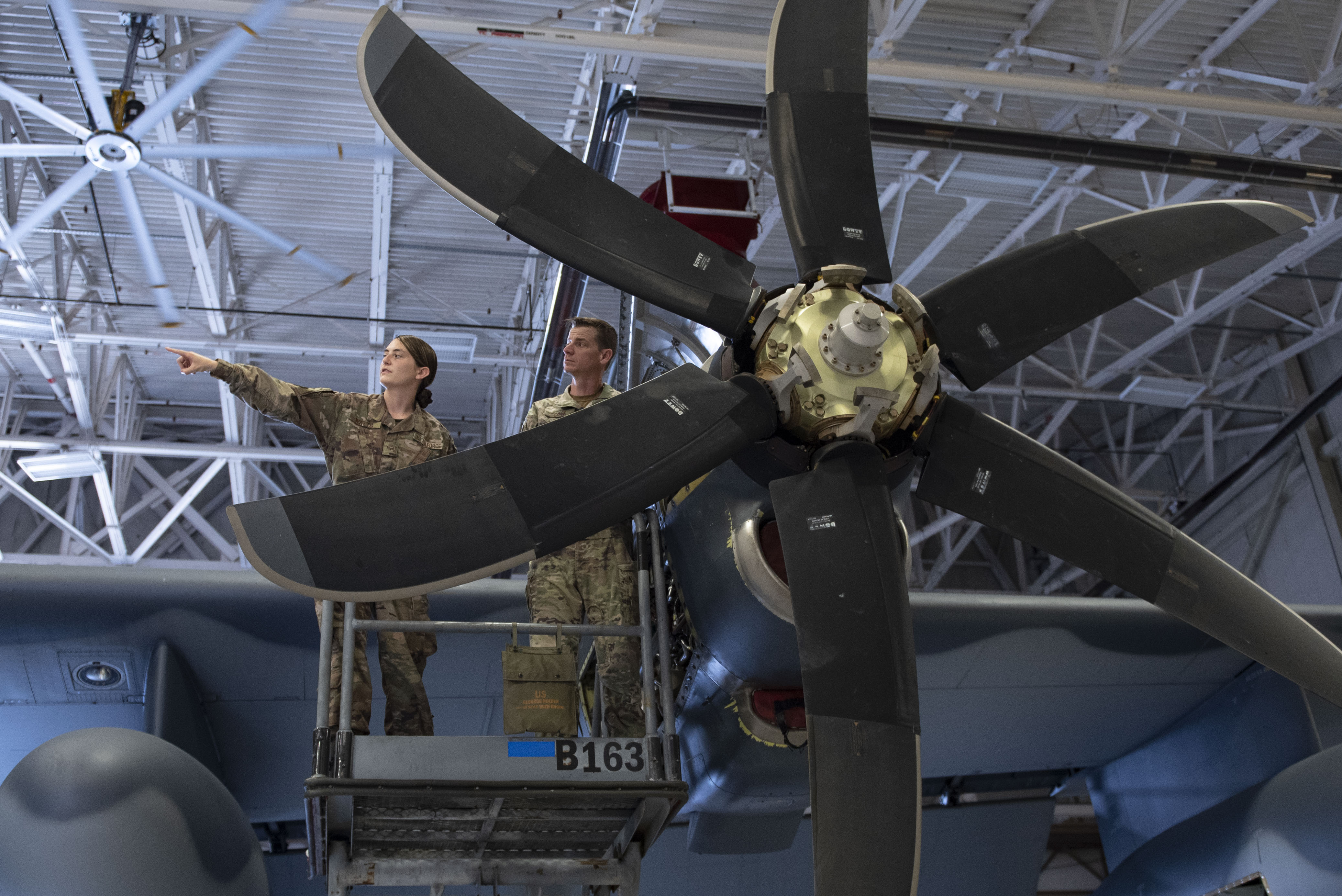 23d WG CC tours 23d MXG