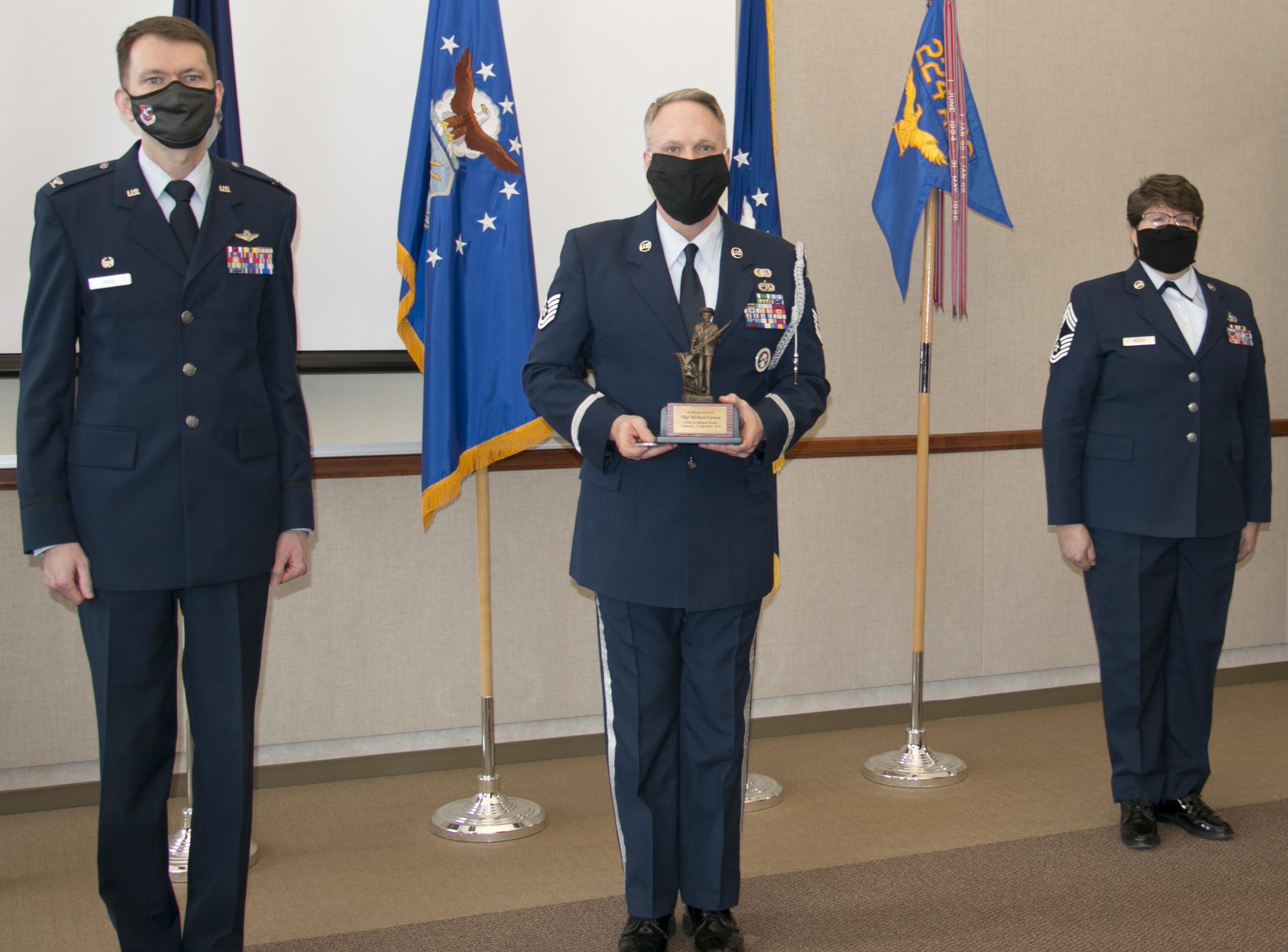 EADS names annual award winners > Eastern Air Defense Sector > Article ...