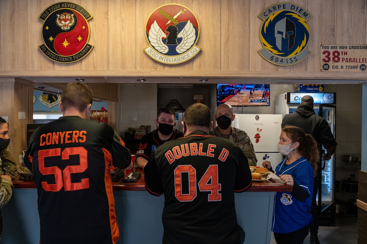 694th ISRG heritage hall reopened > Osan Air Base > Article Display