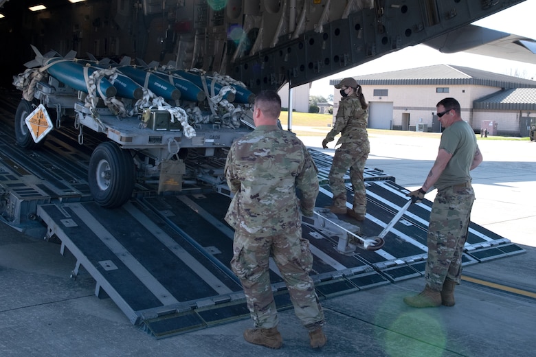 Moody trail-blazes DOD munitions airlift initiative > Moody Air Force ...