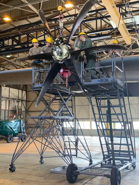 86th MXS, 86th AMXS repair broken wings