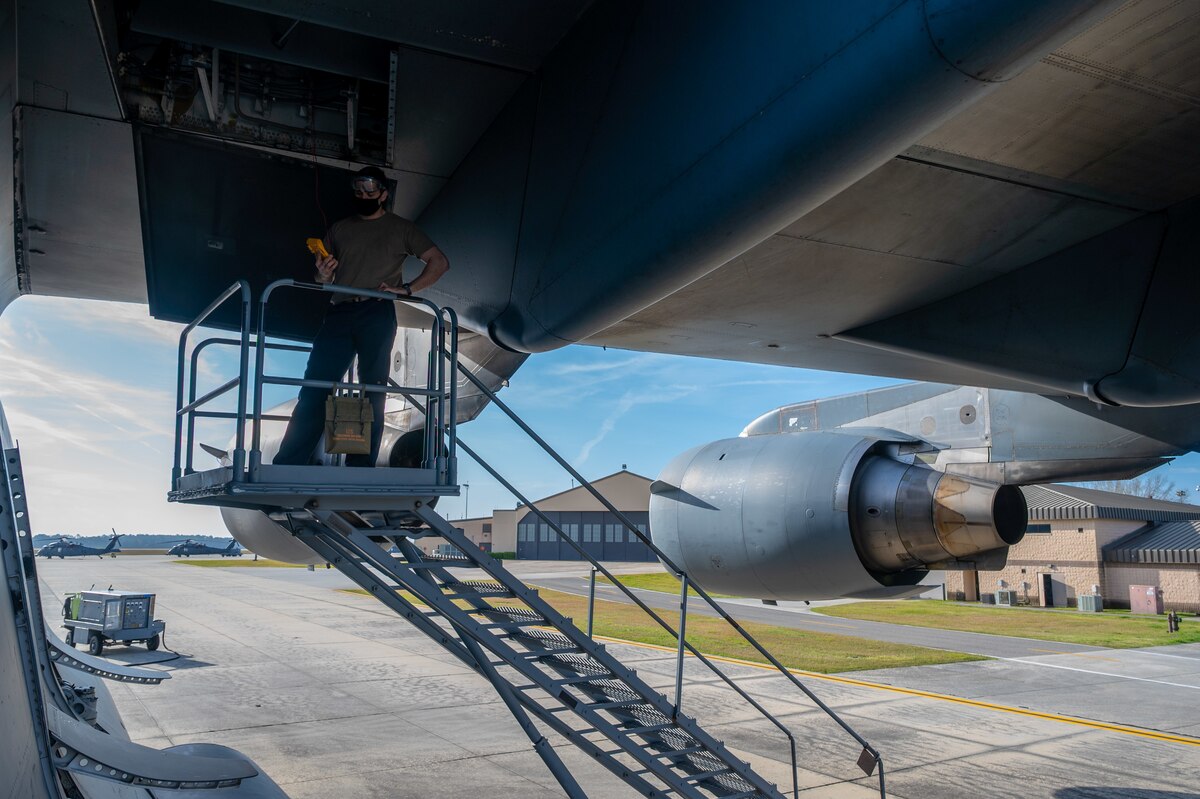 Dover AFB MRT returns C-17 to mission following deployment exercise ...