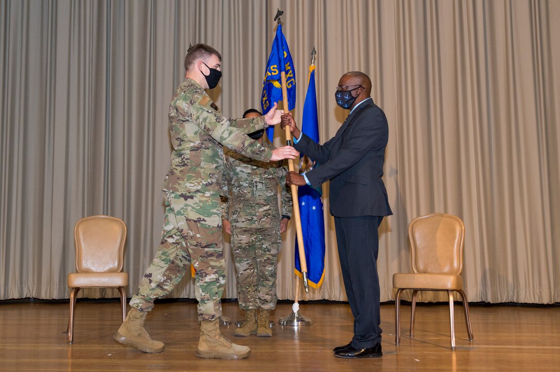912th AMXS welcomes new leadership