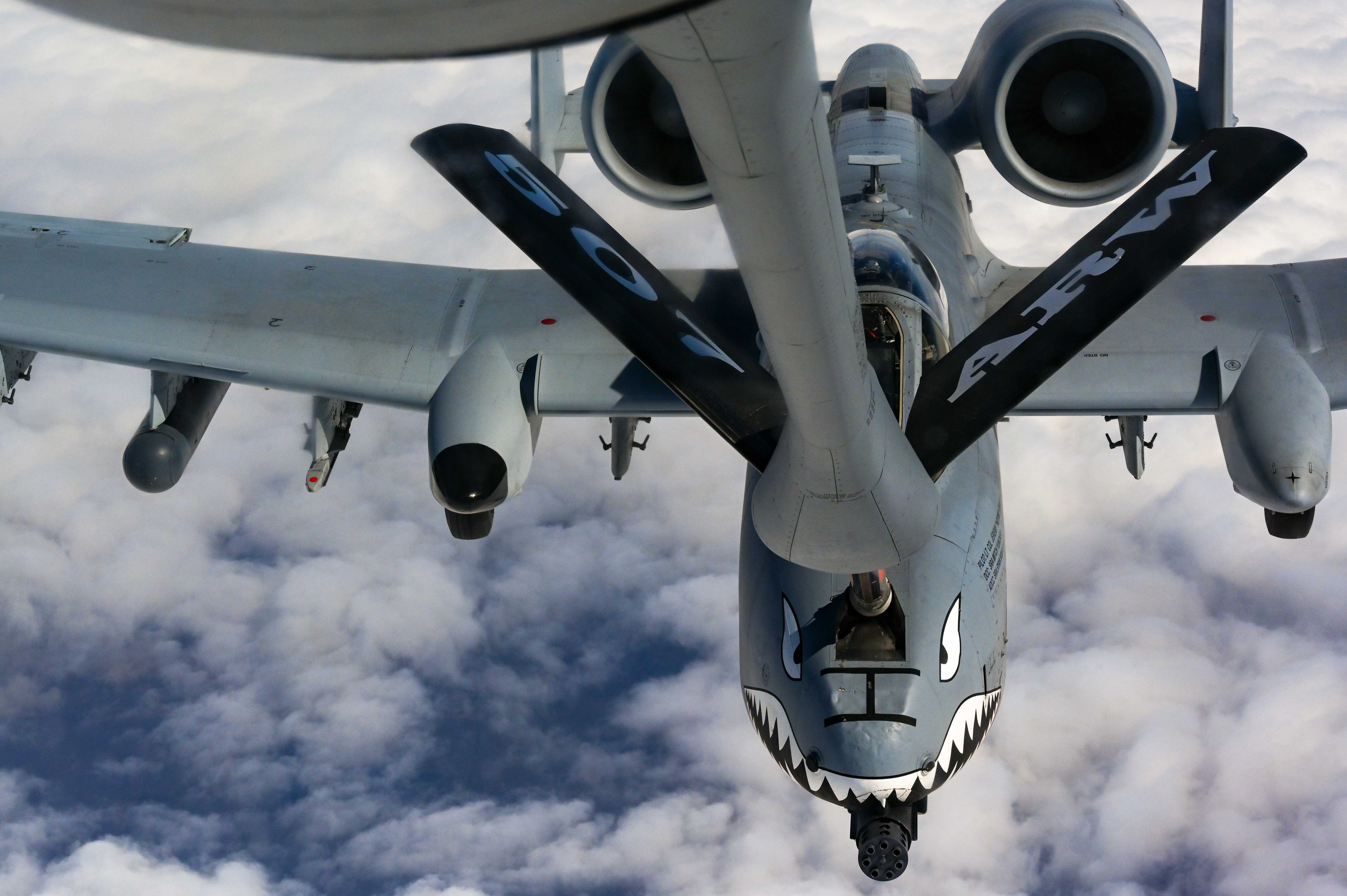 A-10s refuel with Okies > Air Force Reserve Command > News Article