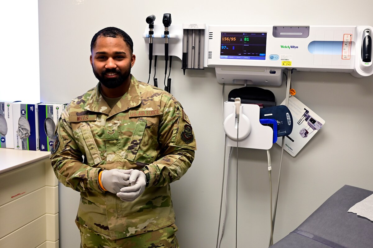 Combat Airlifter of the Week: Airman 1st Class Curtis Wells > Little ...